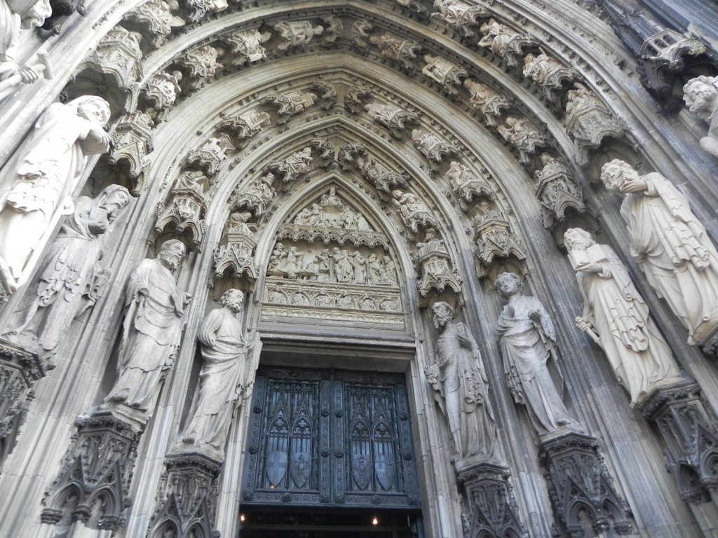 Estilo Gótico (dicionário) | Mercado Negro Antiguidades